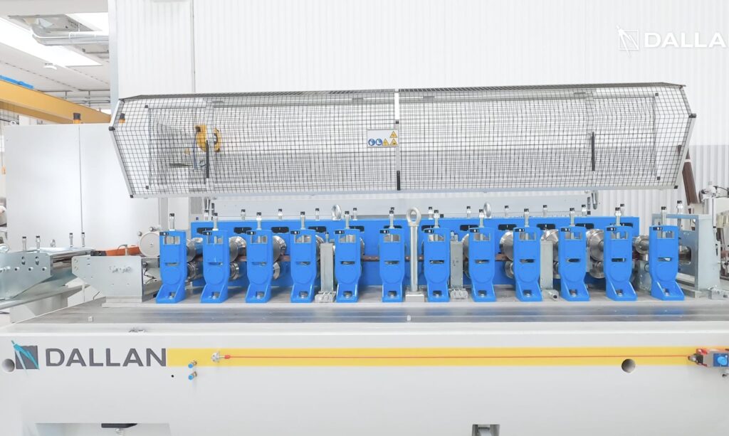 VIDEO - Roll forming and stamping line Dallan D4S